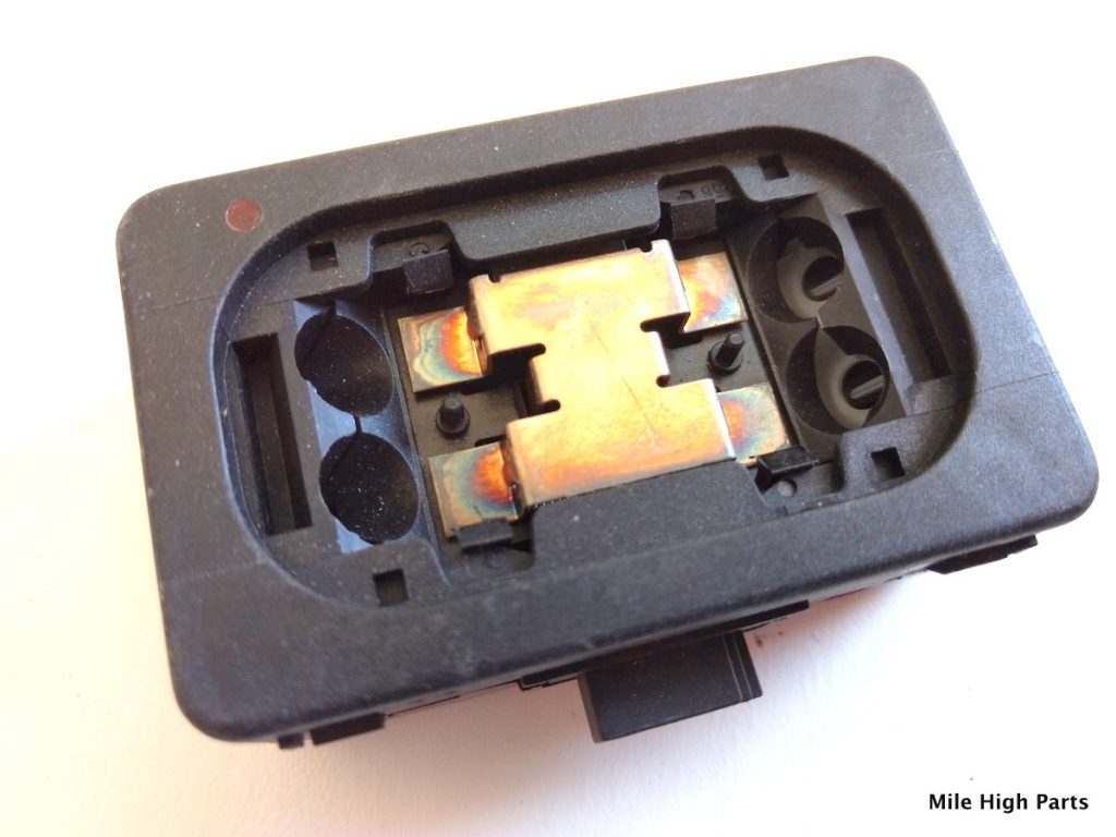 98 – 06 Mercedes C E S Class Windshield Rain Sensor 2108205710 ...