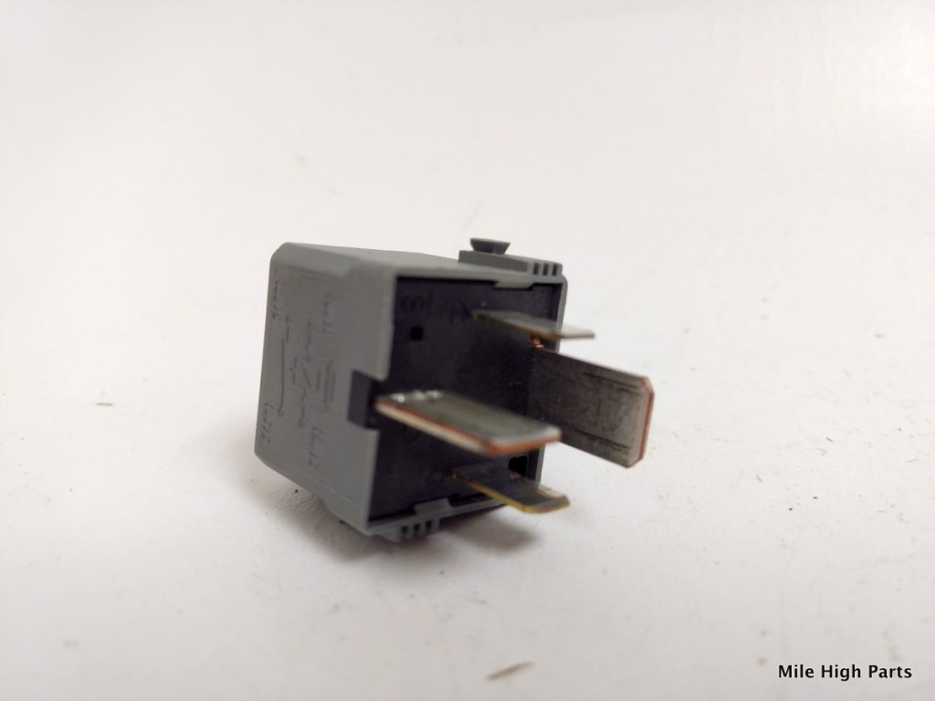 OEM Mercedes Multi Purpose 4-Pin Grey Hella Relay 0025422619 – Quality ...