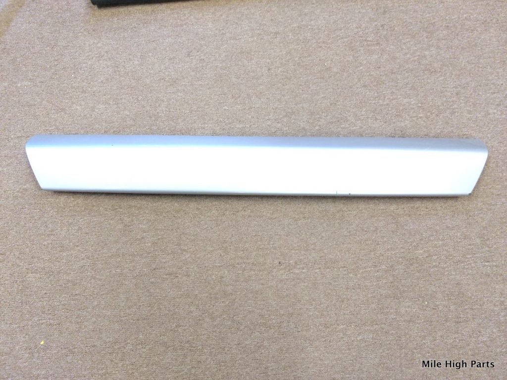 98-05 Mercedes W163 ML55 ML500 Tail Gate Lower Trim Molding Silver ...
