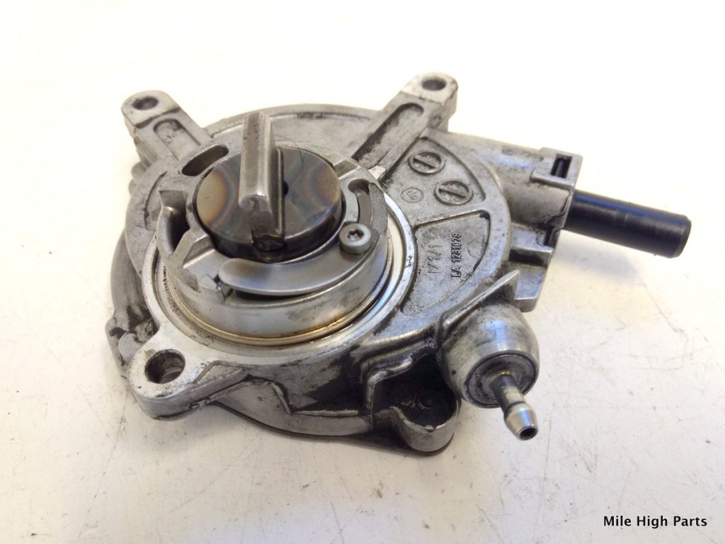 08-11 Mercedes W204 C300 C250 C350 Engine Vacuum Pump OEM 2722300465 ...